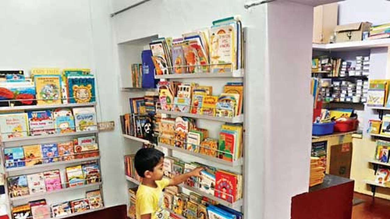 Housewives set up library for kids
