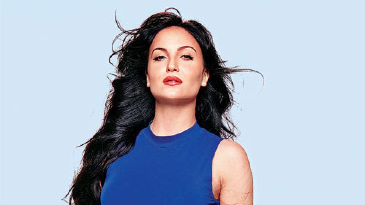 'Bigg Boss' contestant Elli Avram is getting maximum votes. Courtesy ...