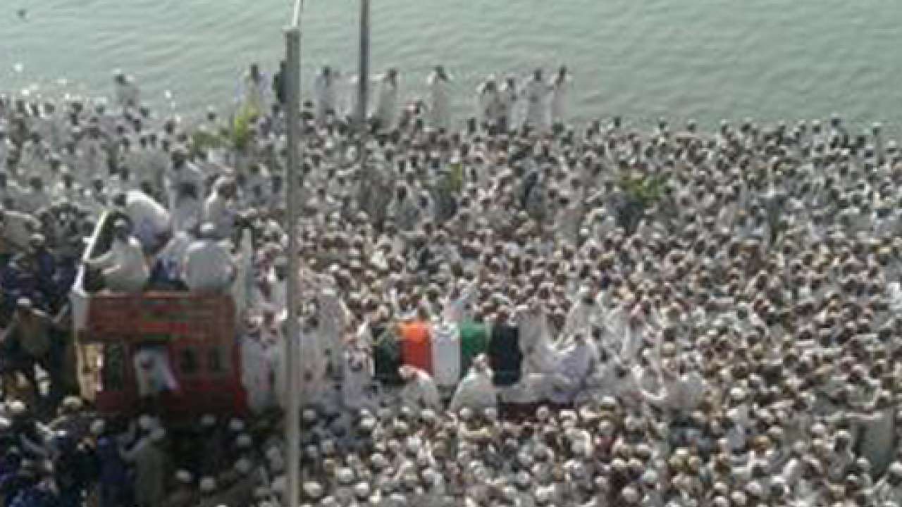 Syedna Mohammed Burhanuddi's final journey begins; lakhs of mourners ...
