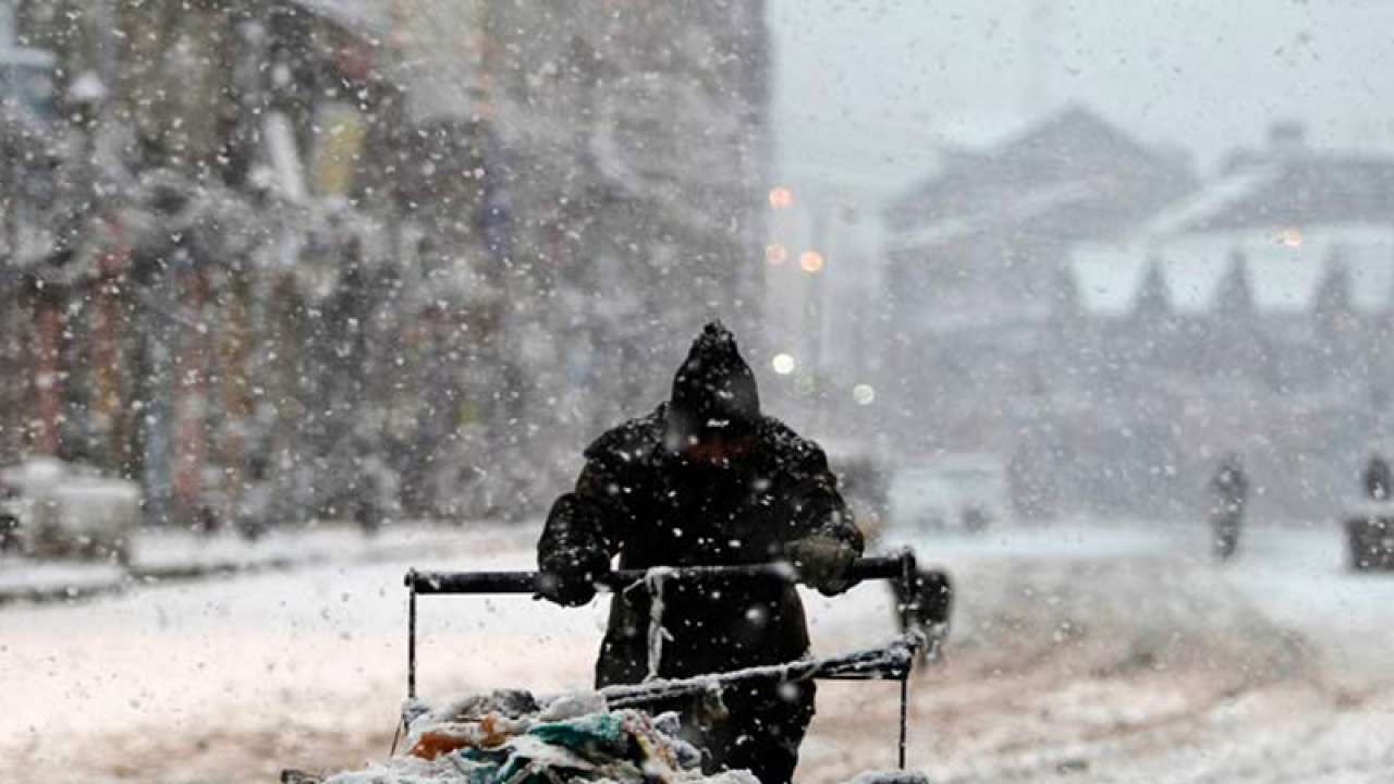Cold wave continues in Kashmir, Kargil coldest at -19.2 degree C