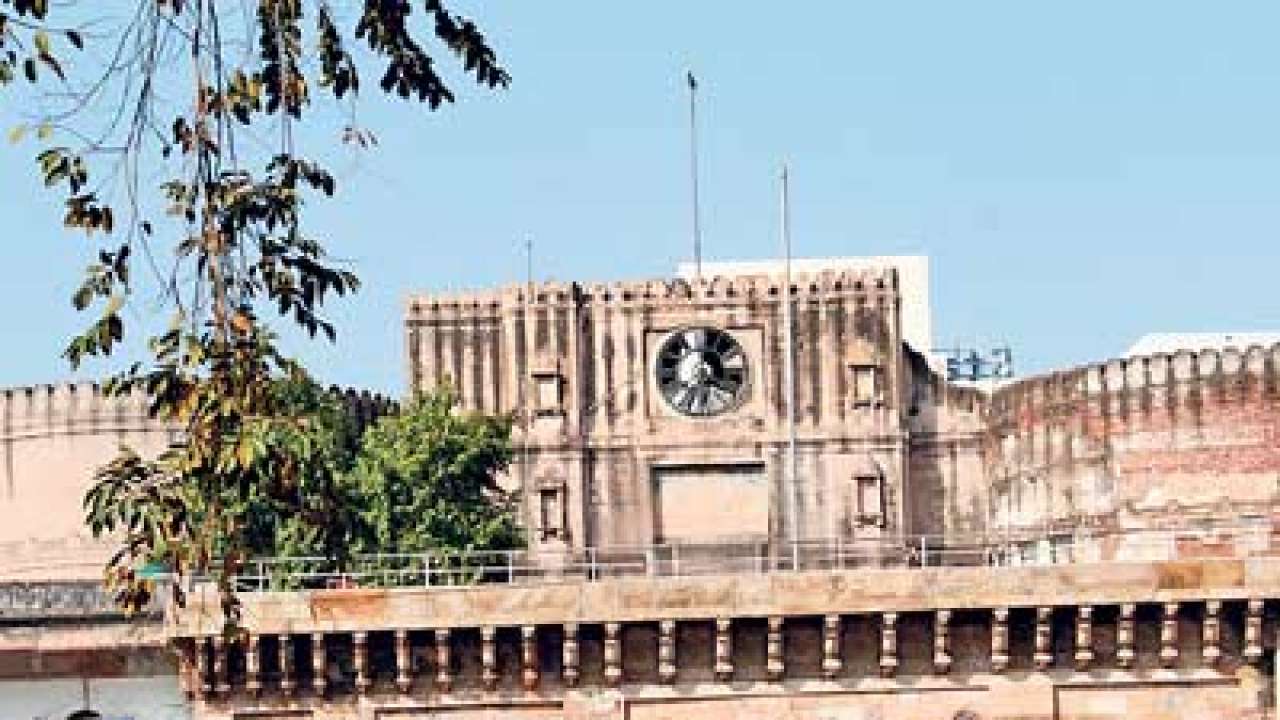 6 gates to let you in at royal Bhadra