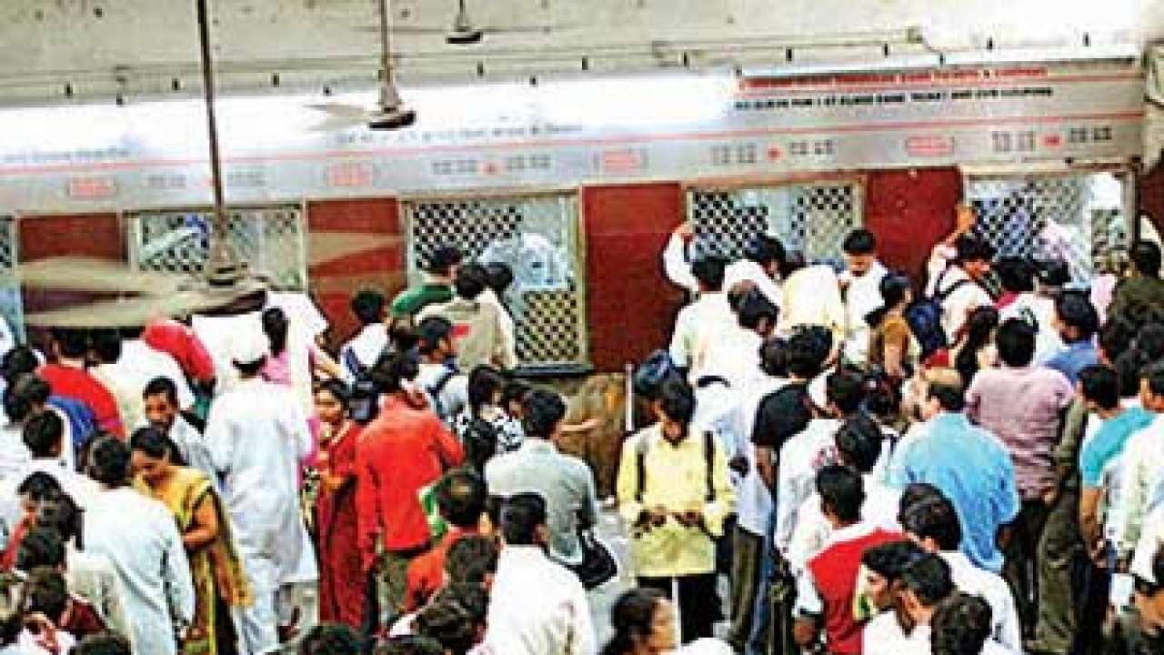 Mumbai Railways looks for queue-less ticketing system