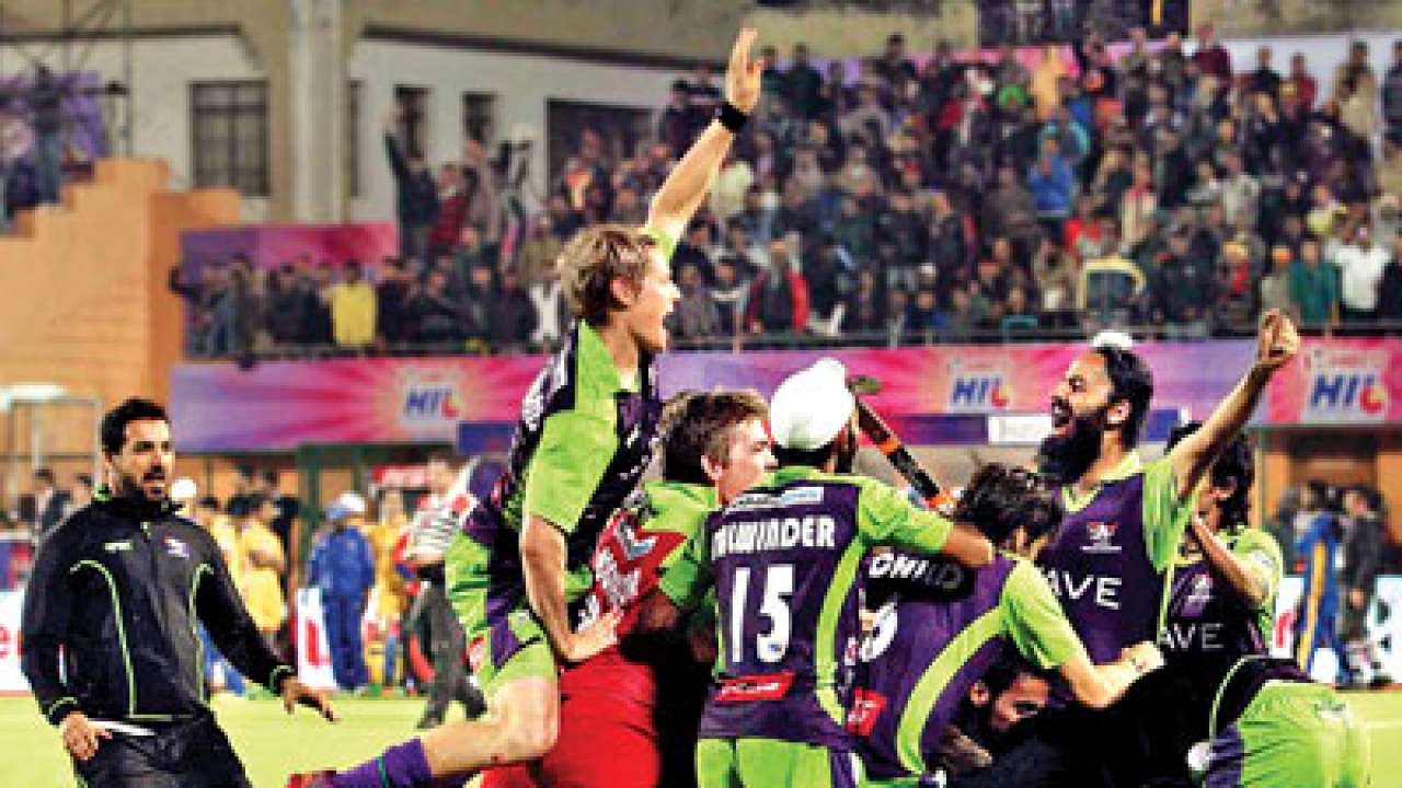 Delhi make waves in shootout, blow Punjab Warriors away in HIL final