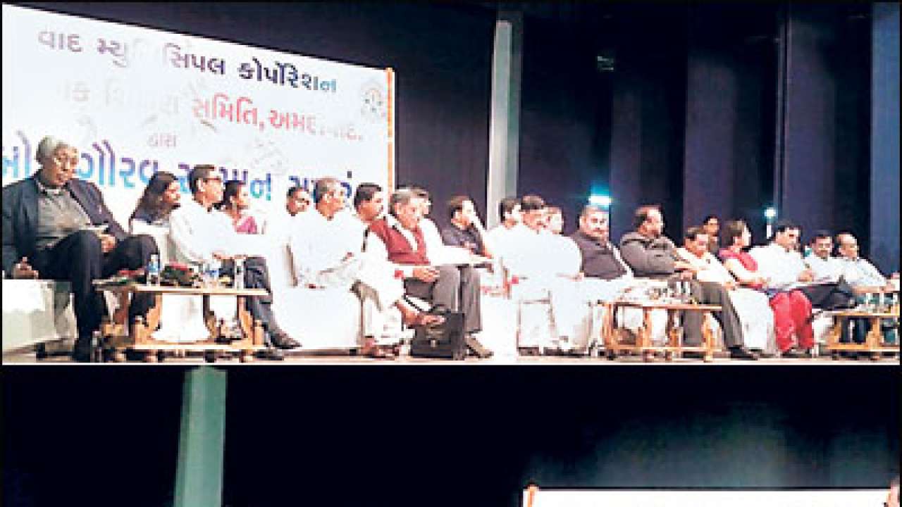 AMSB felicitates 21 alumni from Gujarat to inspire the current lot