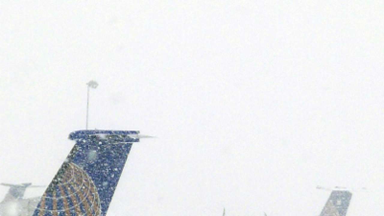 Powerful storm lashes eastern US with snow, arctic cold