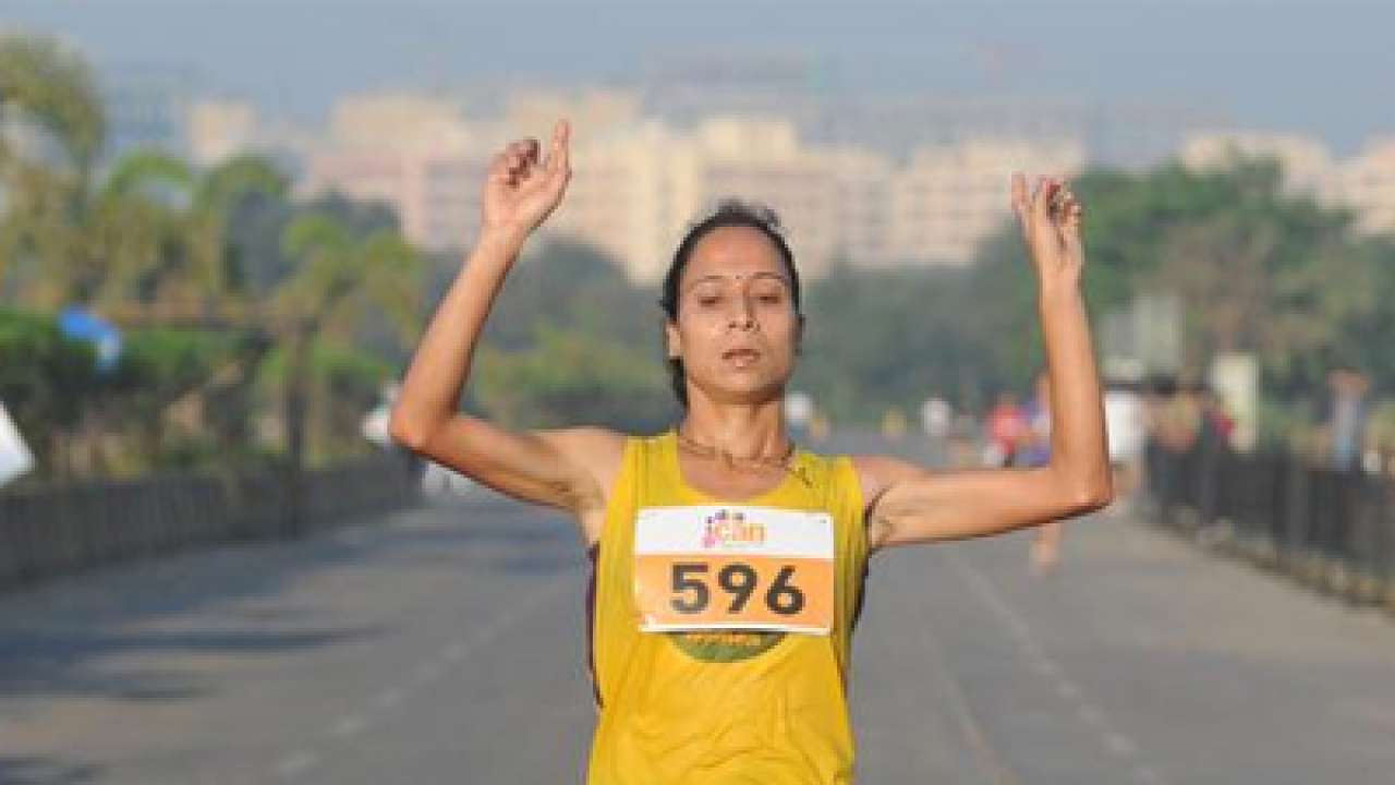 Uran athlete Neelam Rajput wins dna I can half-marathon by a clear four ...