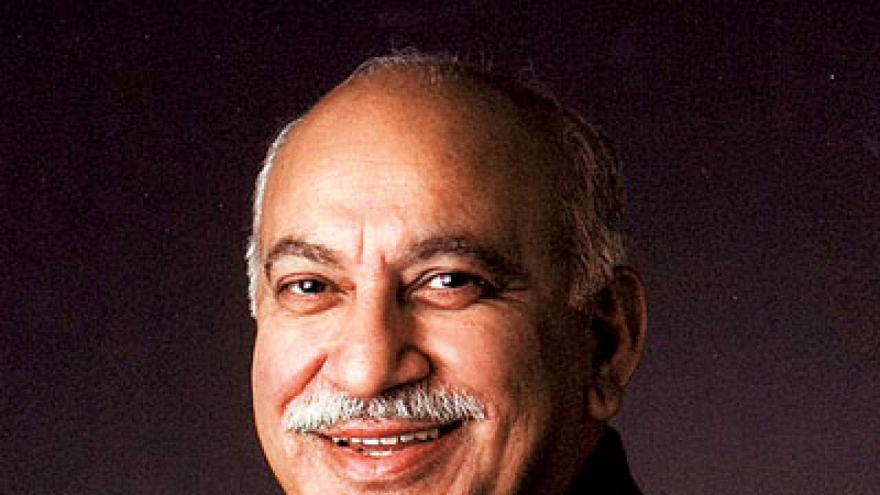 Muslims leaders burn journalist MJ Akbar's effigy