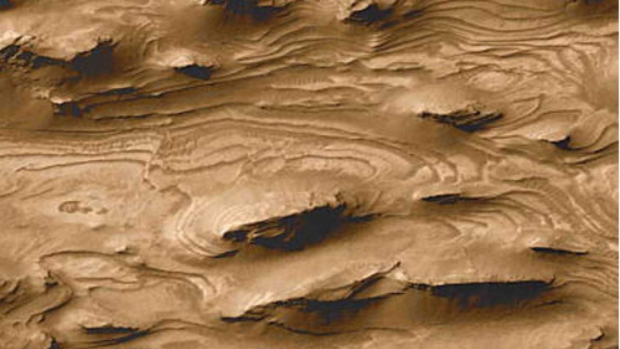 Mysterious bright light in Mars photo not caused by aliens, says NASA