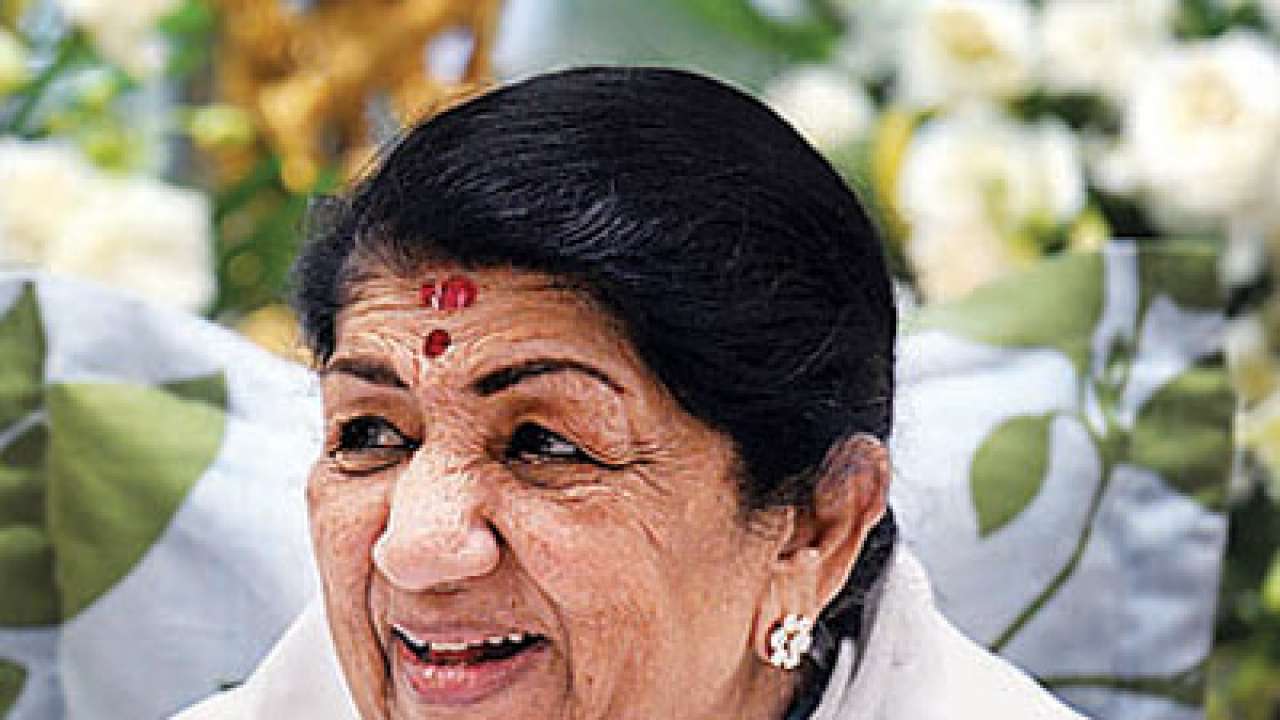 Lata Mangeshkar on Comedy Nights