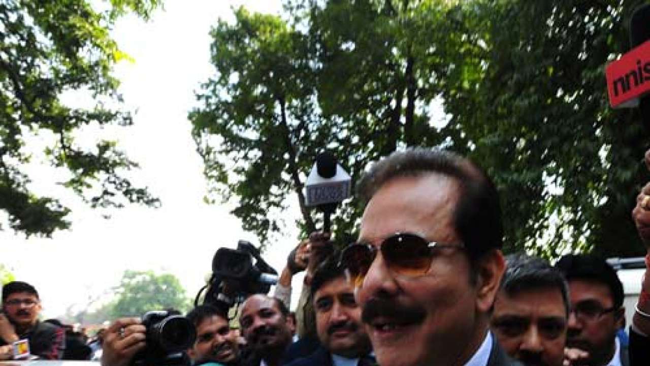Ink thrower on Subrata Roy gets month to reply to contempt notice