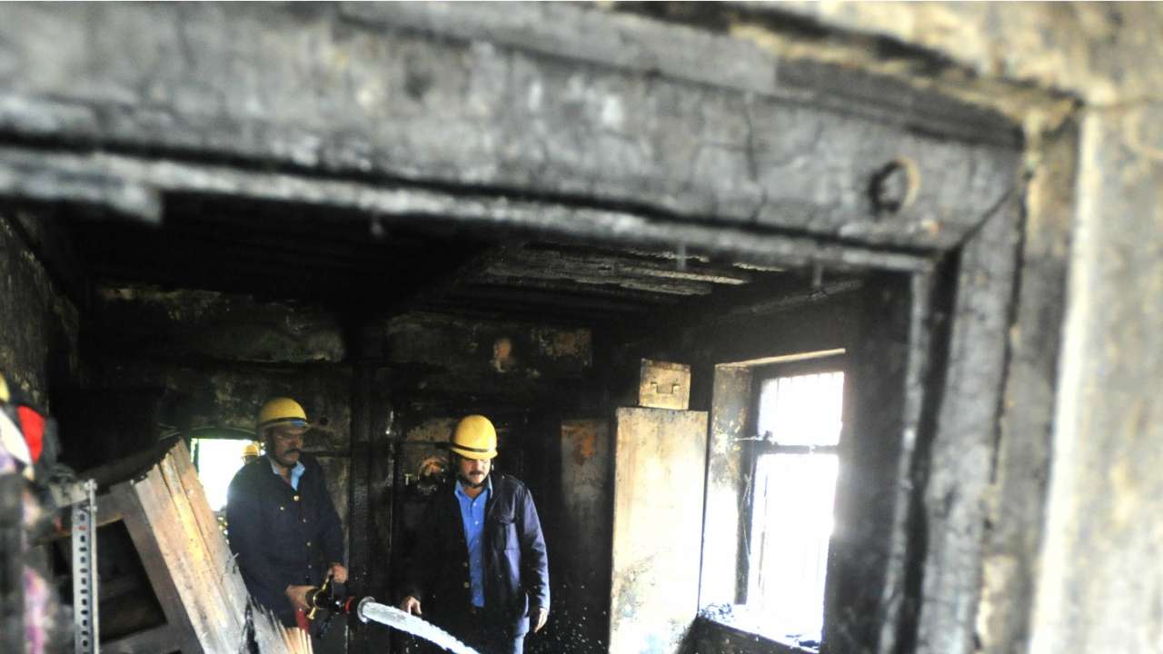 Fire engulfs Nagarkar Wada in Shaniwar Peth, Pune family evacuated
