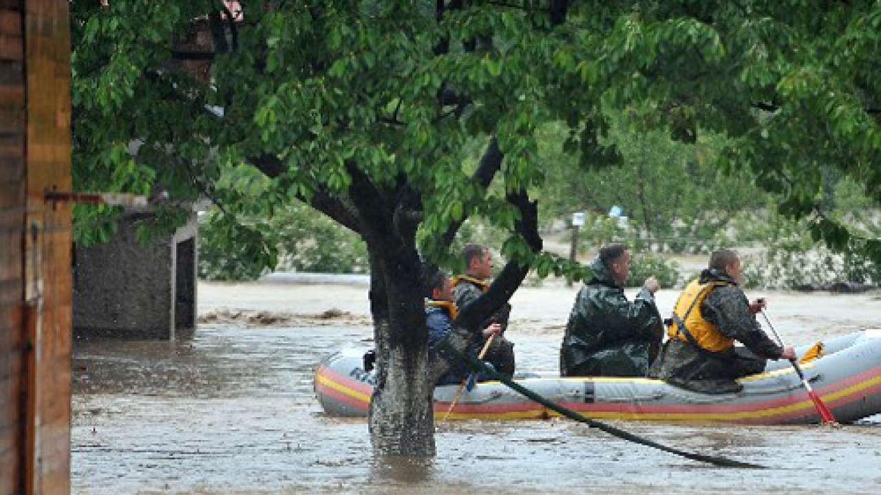 44 dead, thousands flee historic floods in Serbia, Bosnia-Herzegovina