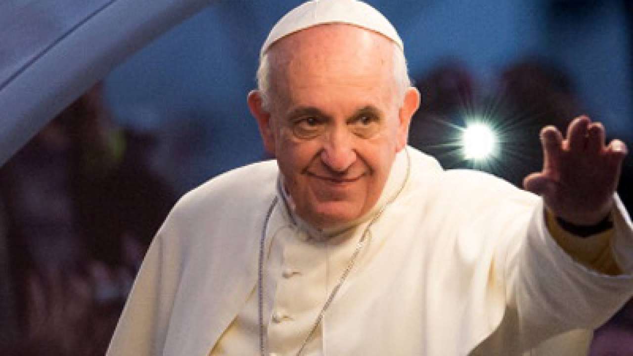 Healthy-looking Pope Francis makes public appearance, appeals for ...