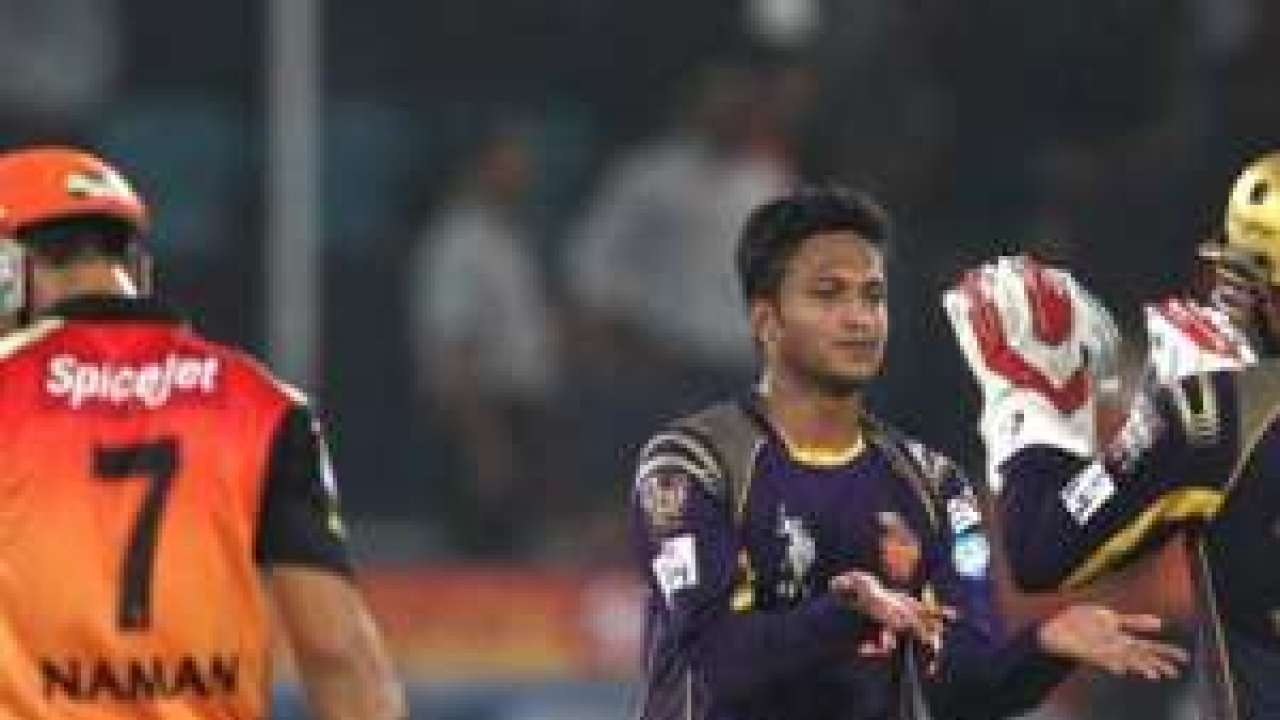 Naman Ojha ton, Umesh Yadav 90 takes India 'A' ahead
