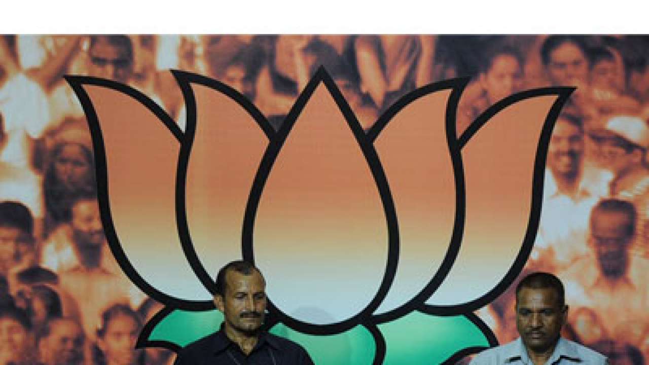 BJP, RSS leaders meet at Nitin Gadkari's residence to discuss Delhi ...