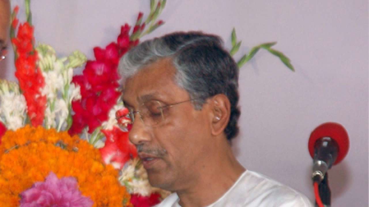 Tripura CM Manik Sarkar urges PM for improvement of relation with ...