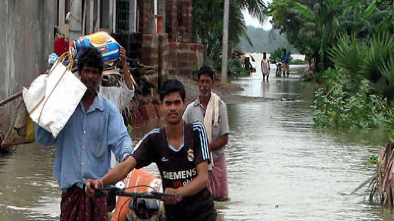Odisha flood: 45 killed; 33 lakh people affected; water levels start ...