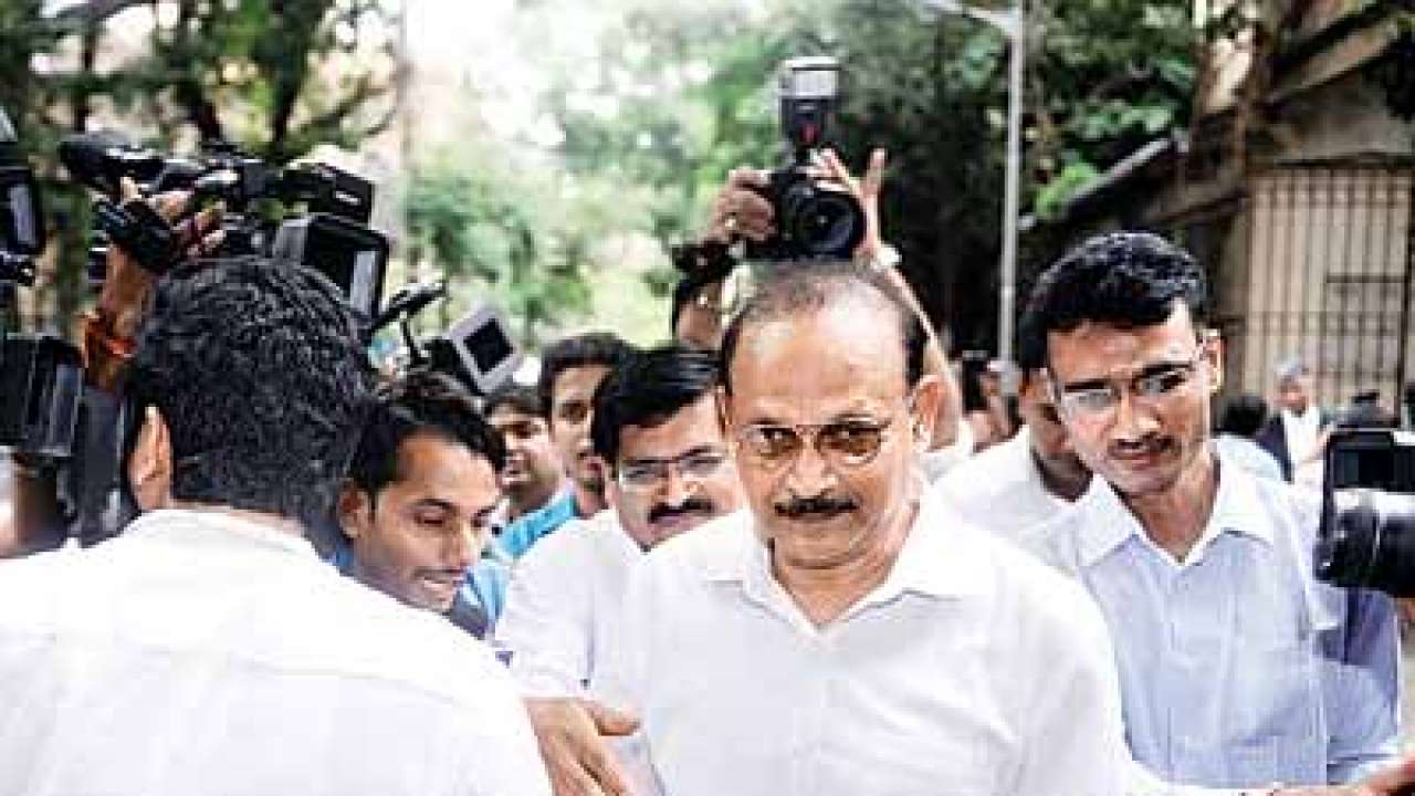 Special court grants anticipatory bail to Mumbai top cop Sunil Paraskar