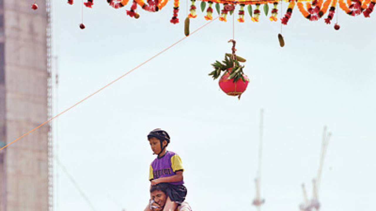 Supreme Court suspends Bombay High courts's order on Dahi Handi; allows ...
