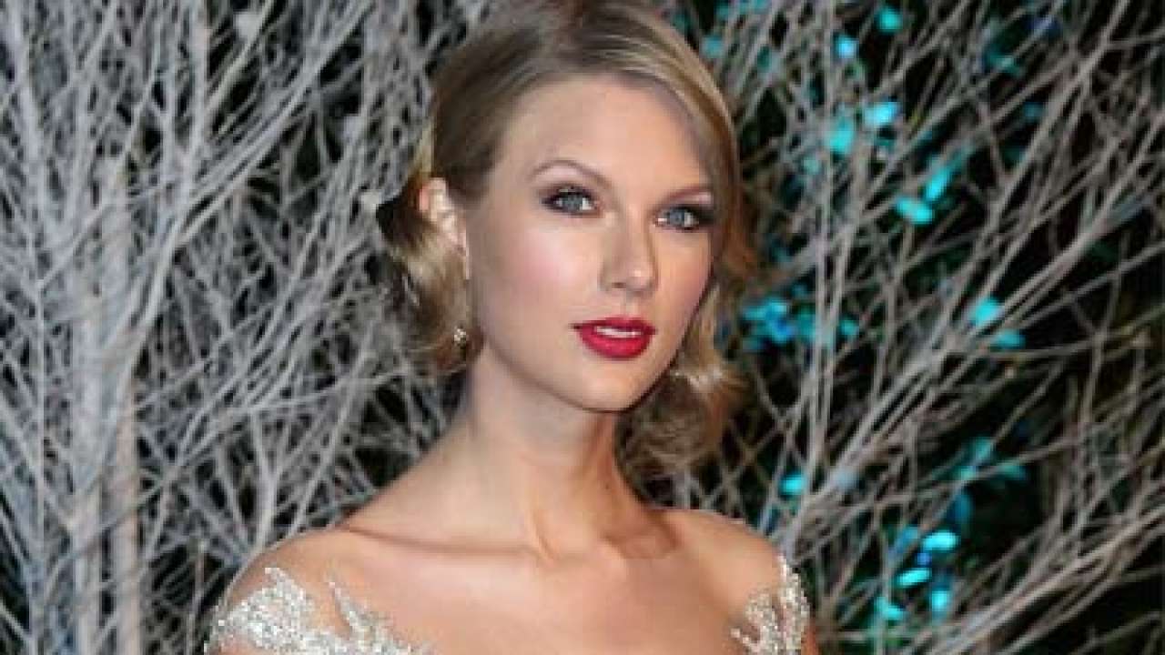 Taylor Swift releases new single 'Shake It Off'