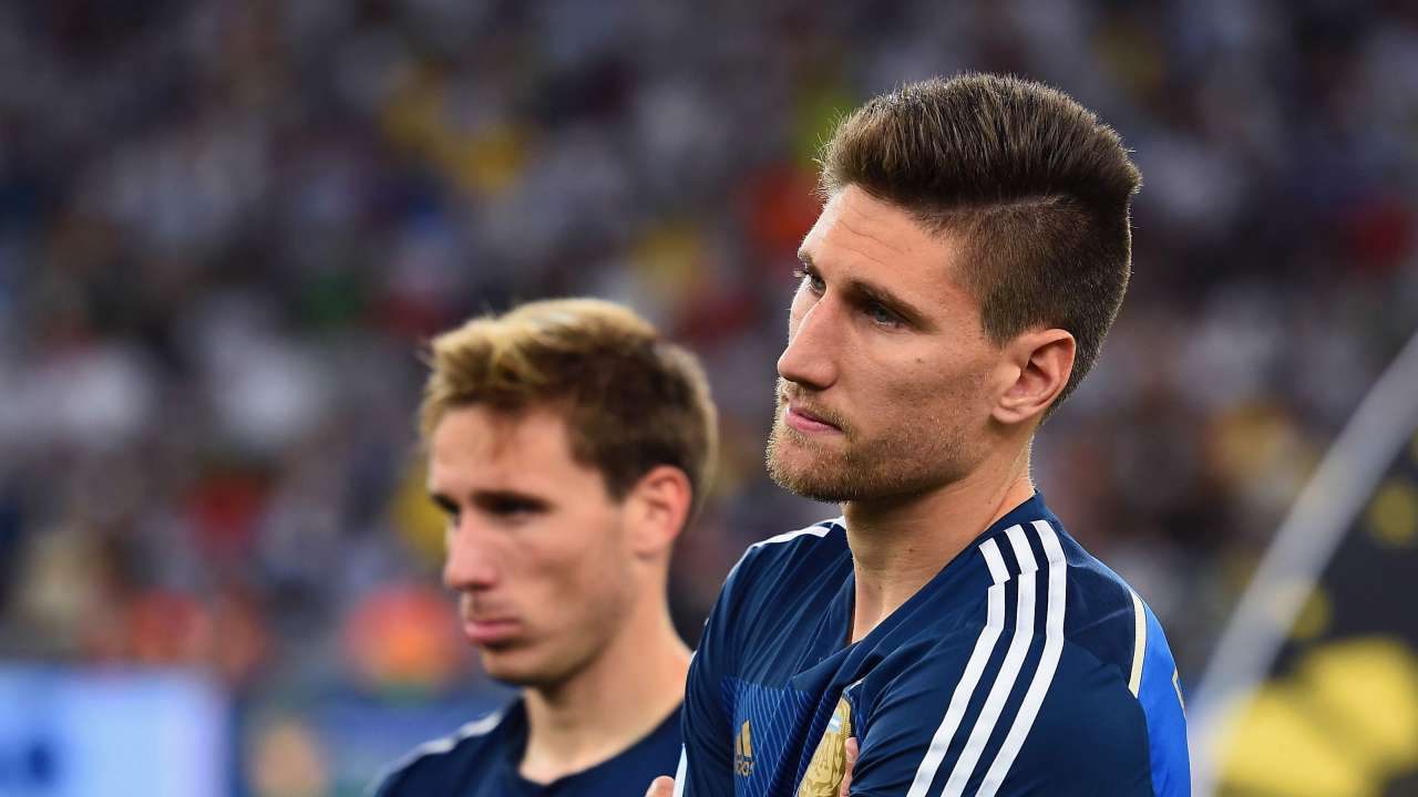 Argentine defender Federico Fernandez signs for Swansea