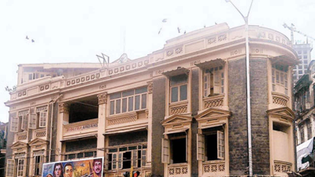 The arc lights have dimmed on South Mumbai's Alfred Talkies—yesteryear ...