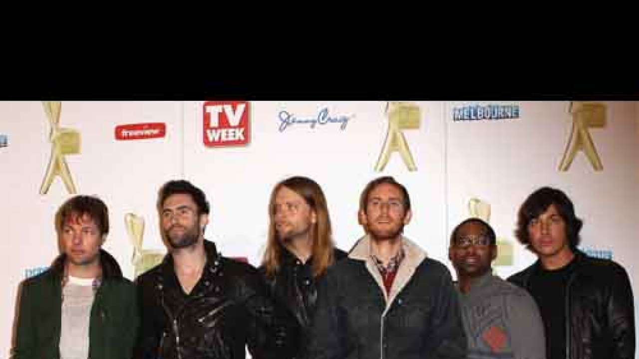 Maroon 5 announce UK arena tour for summer 2015