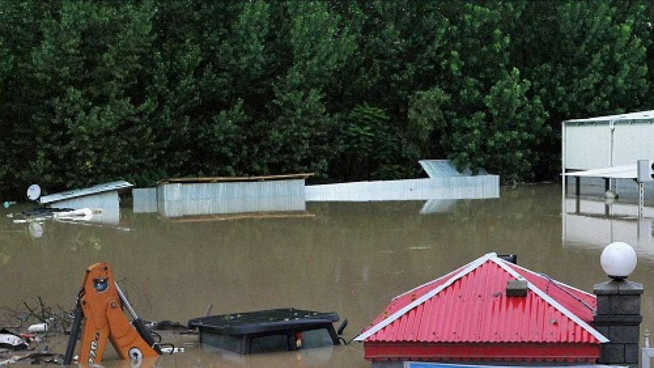 Flood situation worsen in Kashmir, Army cantonment flooded