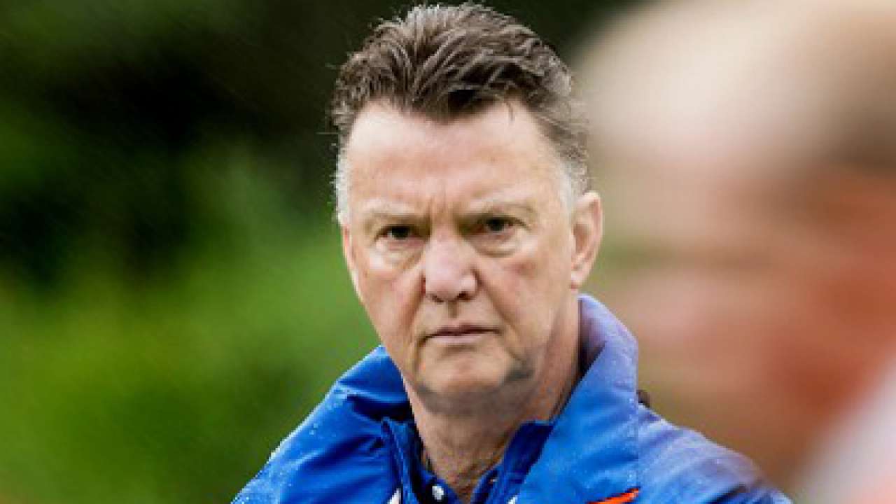 Manchester United manager Louis Van Gaal confident of bringing Premier ...