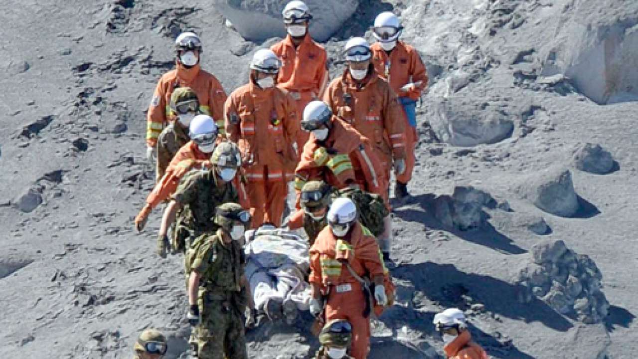 Japan's Mount Ontake volcano eruption: 4 killed, 27 presumed dead ...