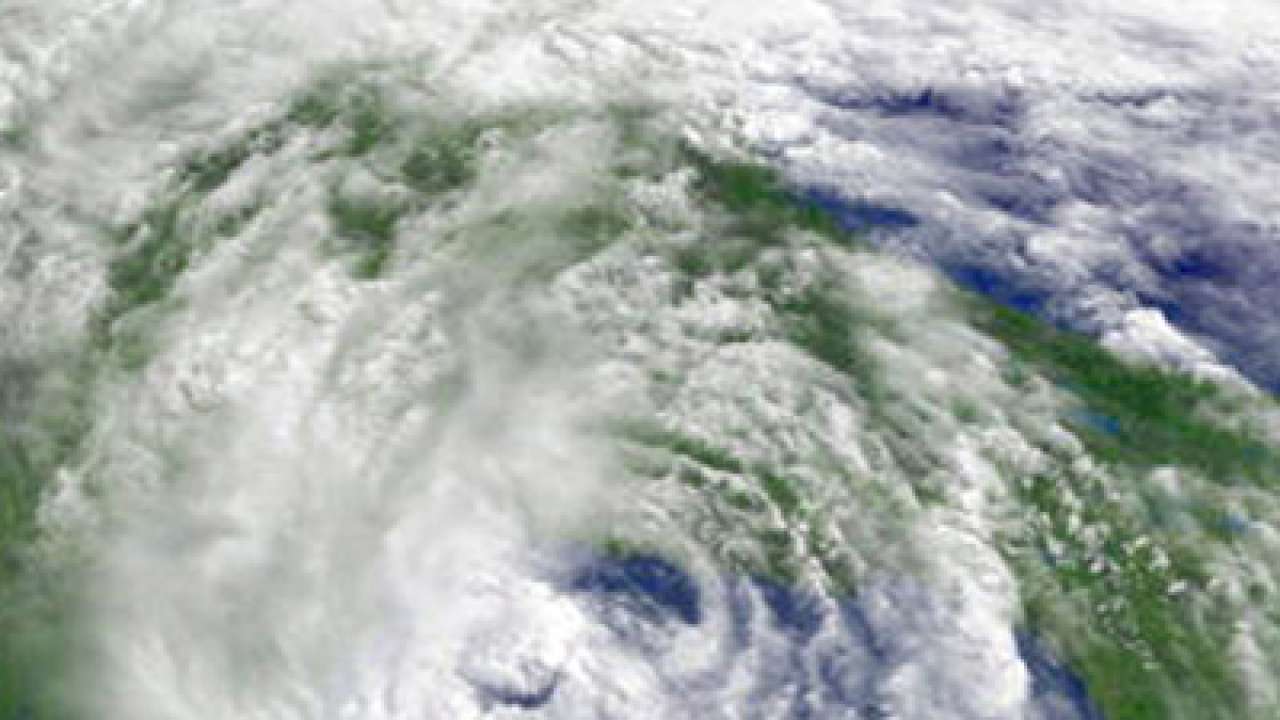 Cyclone Hudhud approaches Odisha as depression in Andaman Sea intensifies