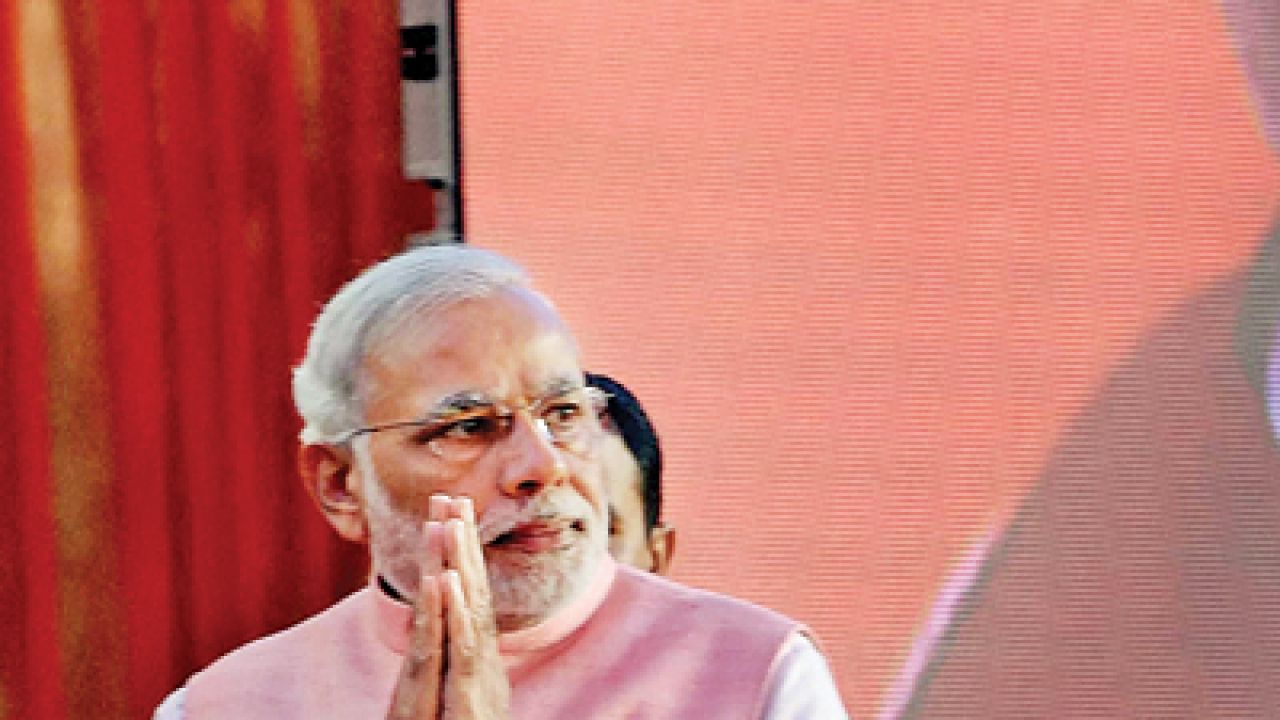 Selfies, smiles and hand shakes: it was media's Narendra Modi moment