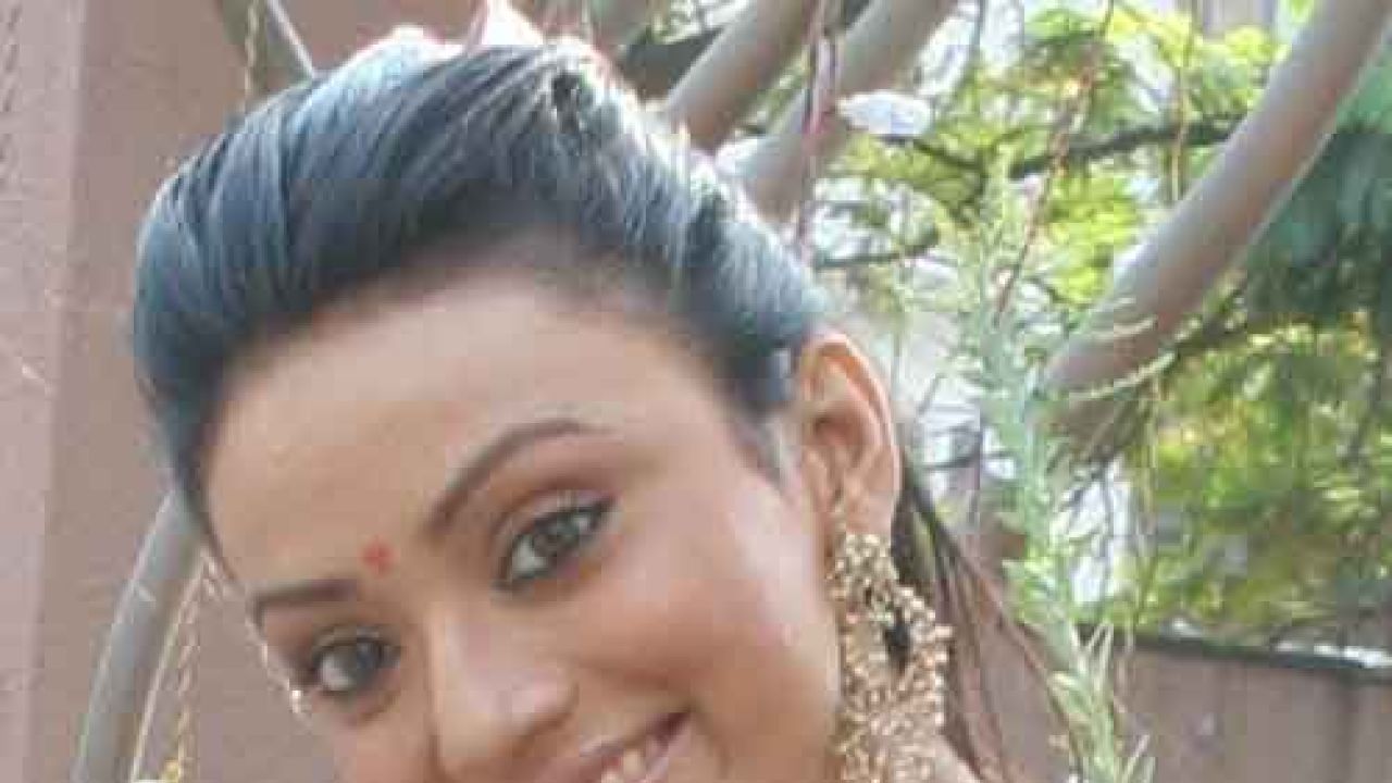 Bigg Boss 8 eviction: Soni Singh out!