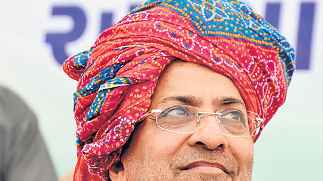 Gujarat Congress chief Arjun Modhwadia gets life threatening call