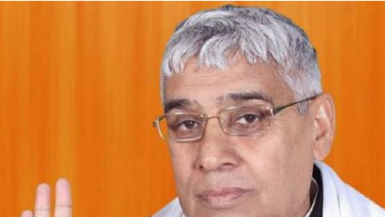 'Godman' Rampal remains calm in court room