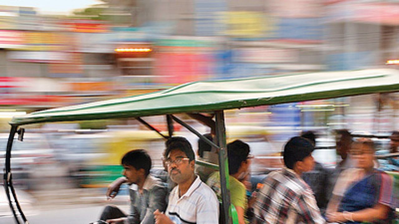 Government relaxes norms for licenses for e-rickshaw drivers