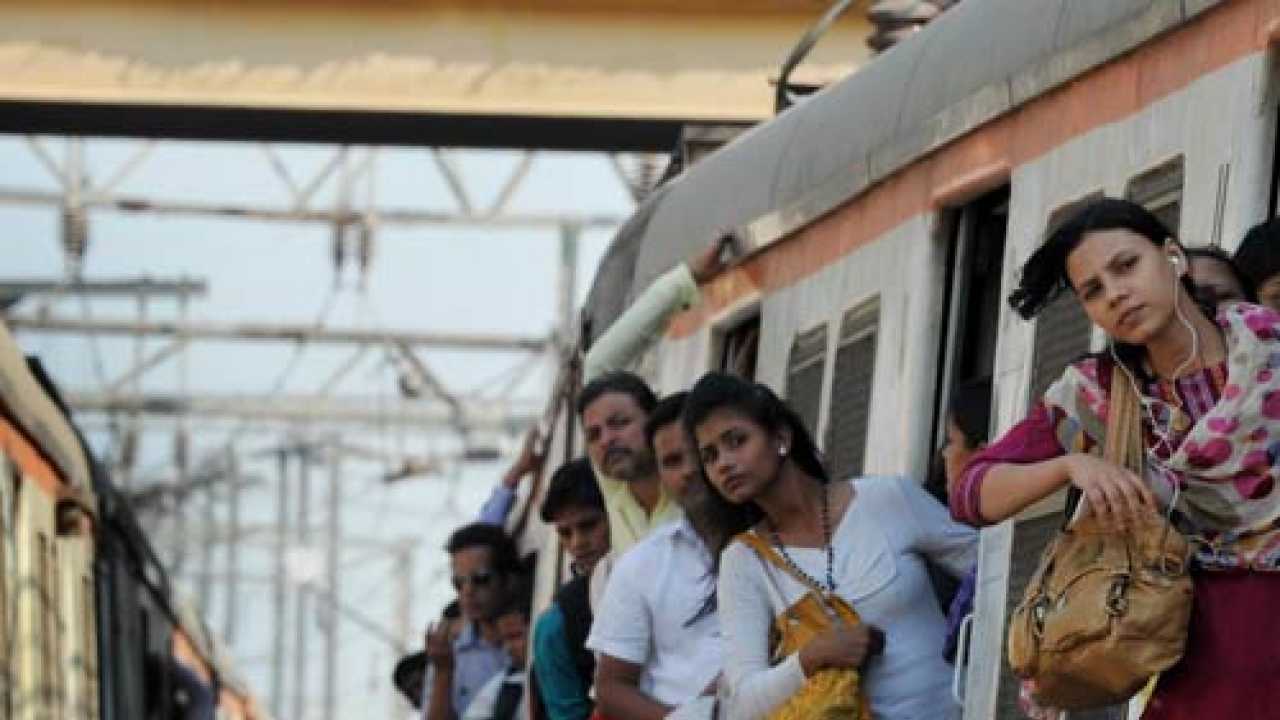 Vashi railway station gets a facelift