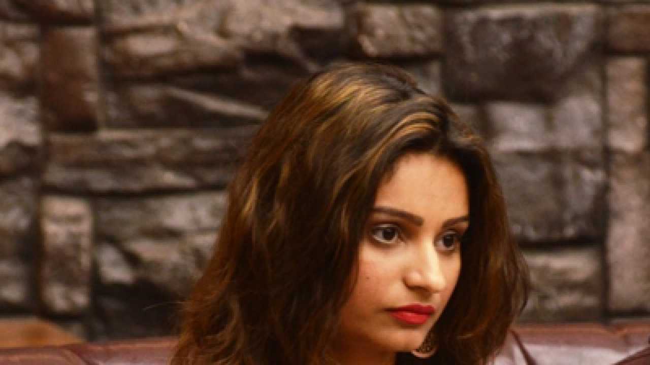 Bigg Boss 8: Dimpy Mahajan continues to struggle with her captaincy