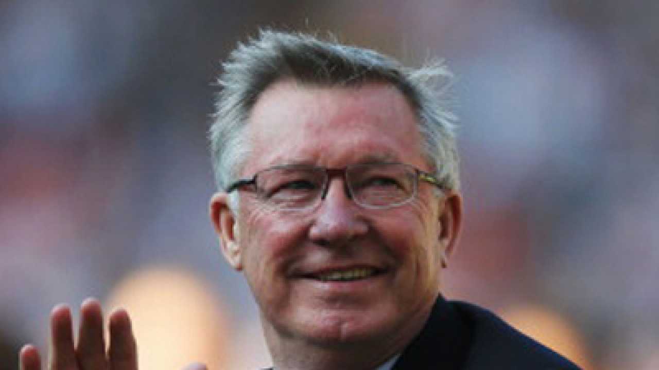 Alex Ferguson explains how he used 'Fergie Time' to give Manchester ...