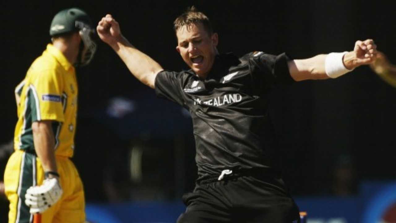 Shane Bond Bowling Action