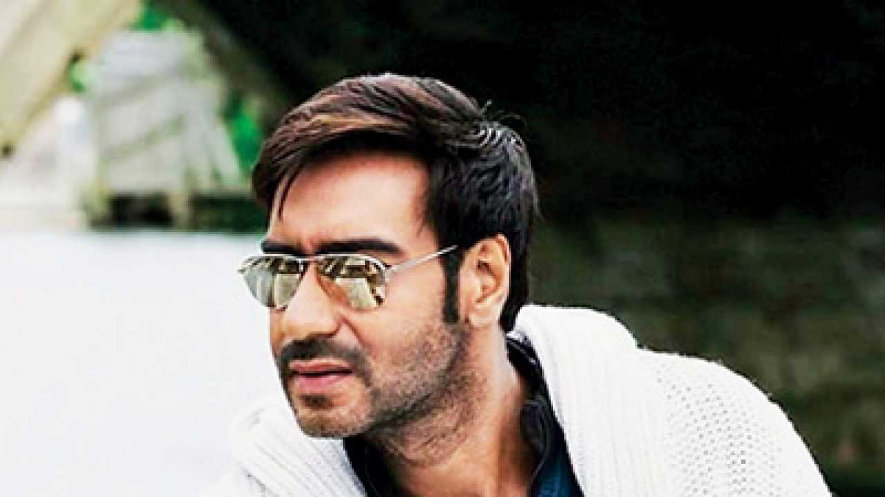 Ajay Devgn signs his first film in 2015!