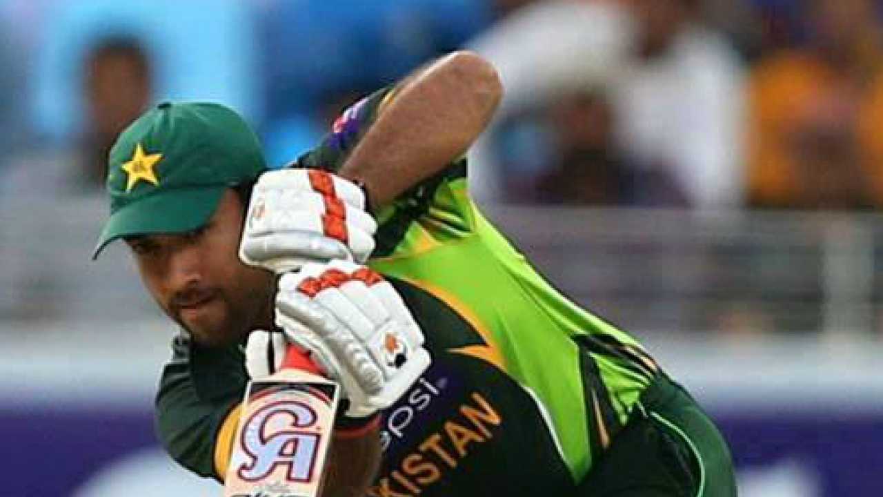 Irfan and Maqsood star in narrow Pakistan victory