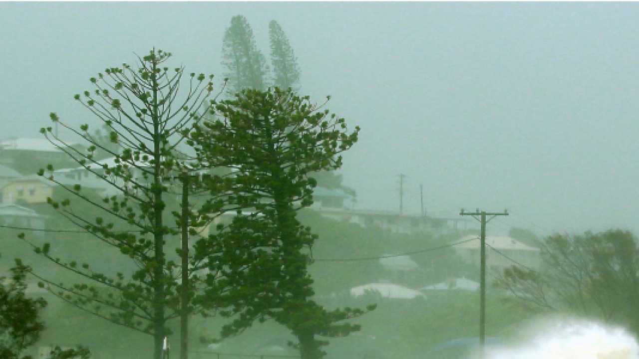 Cyclone Marcia slams into northeast Australia