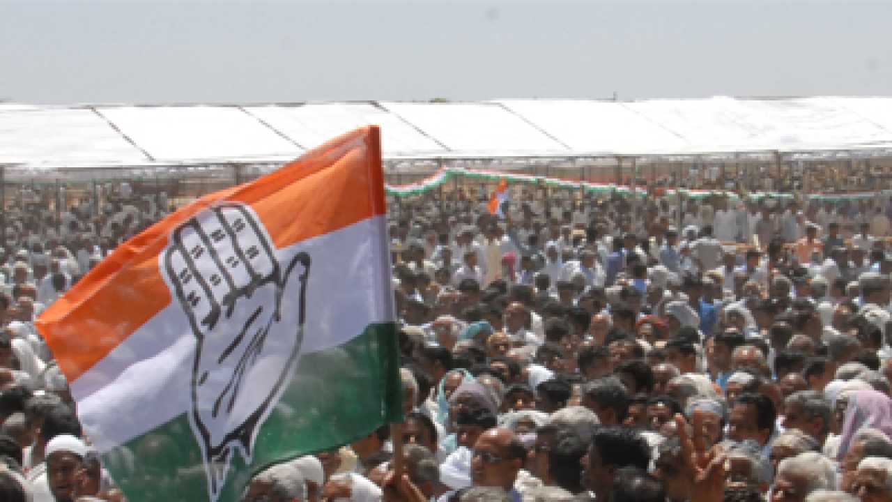 Highlight failures of Centre, UP government: Congress workers told