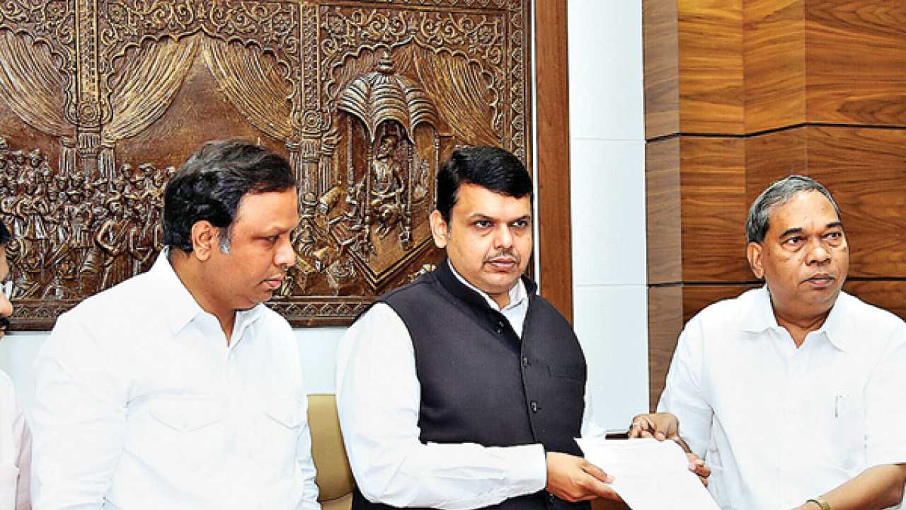 CM Devendra Fadnavis announces free houses for 28,000 BMC cleaners