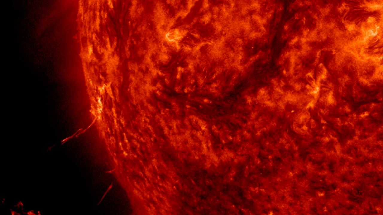 Astronomers capture first significant X-class solar flare in 2015