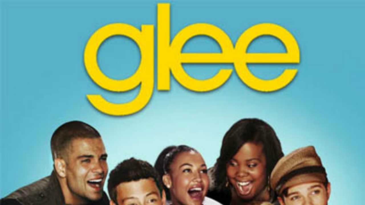 Fans bid farewell to 'Glee' as series takes final bow