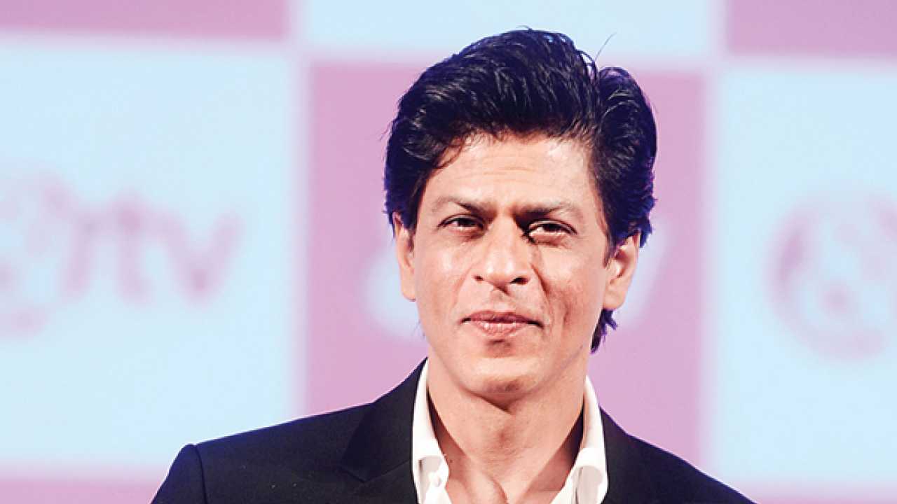 Shah Rukh Khan continues shoot despite injury