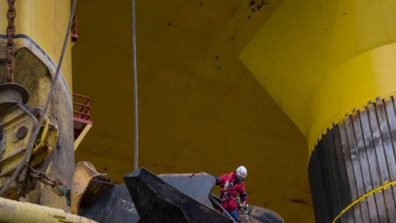 Shell seeks to remove Greenpeace activists from oil rig