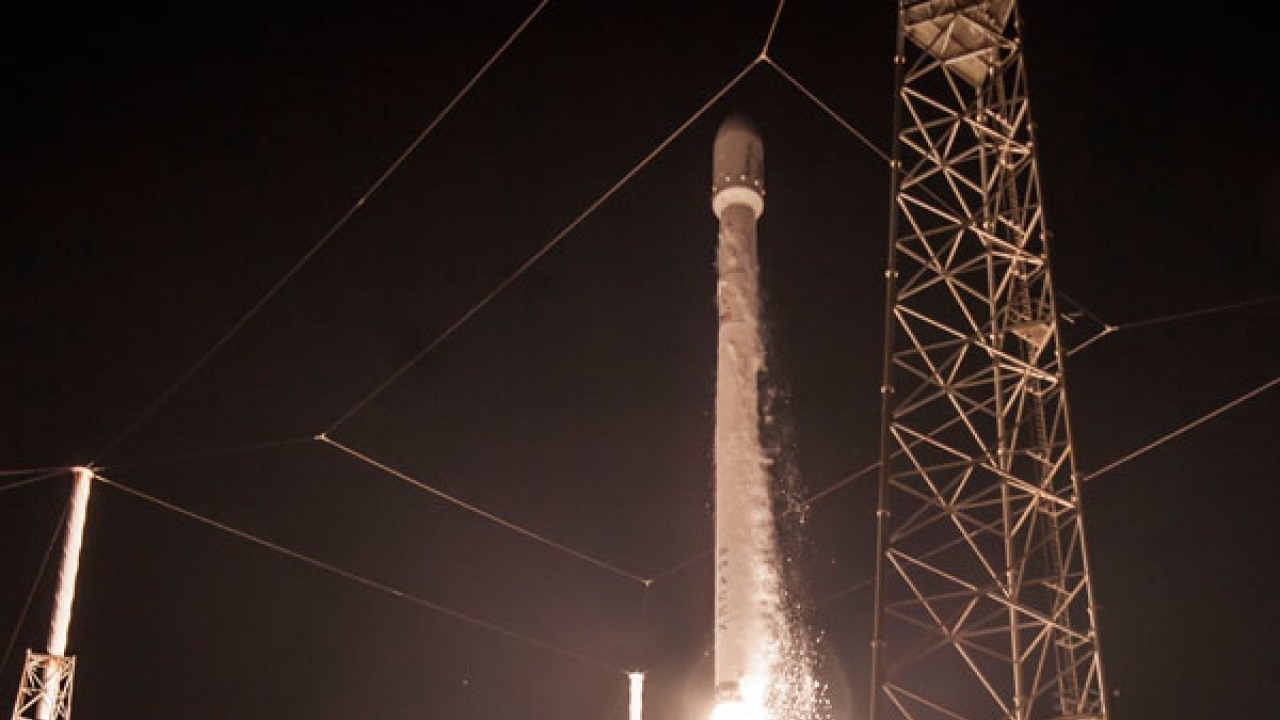 SpaceX rocket launch, landing test, delayed by weather